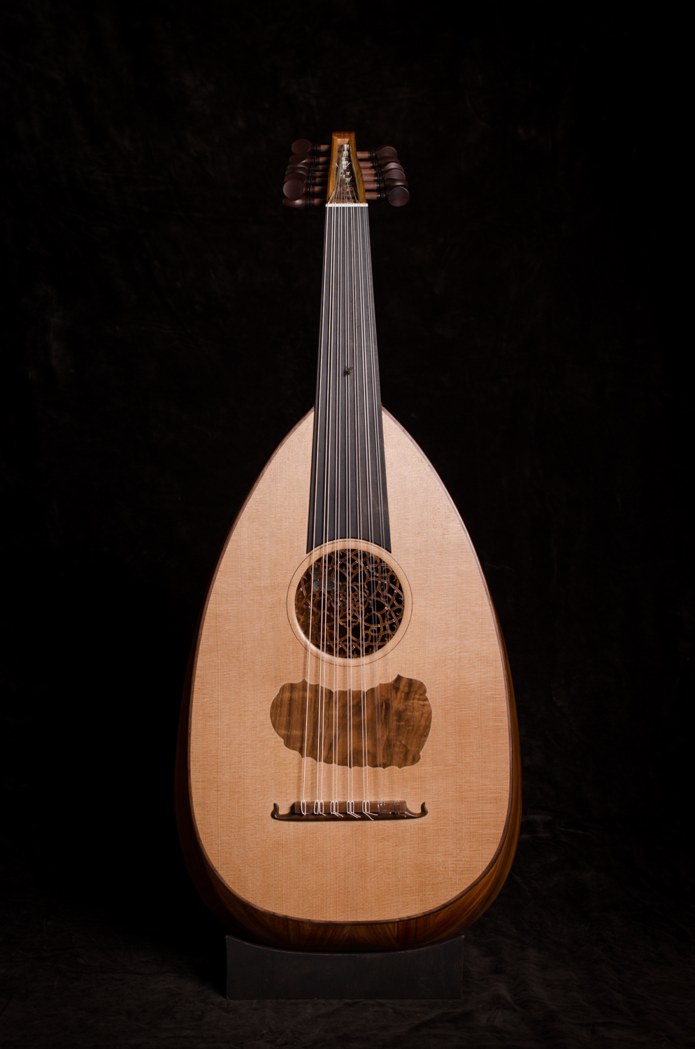 Stenzel Guitars & Ouds